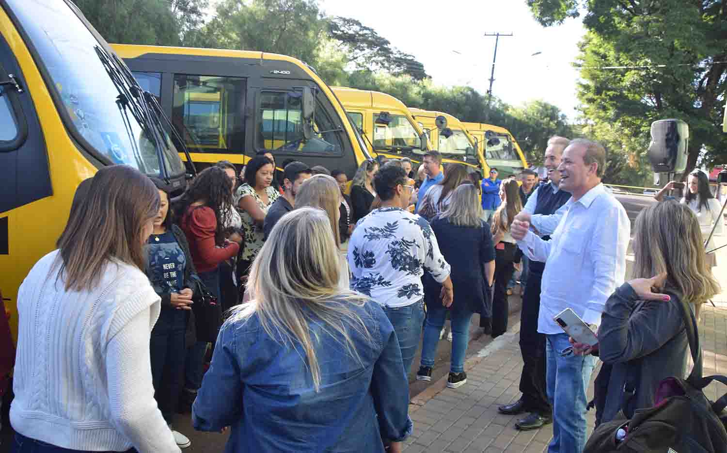 Prefeitura de Ivaiporã adquire mais cinco ônibus para o transporte ...